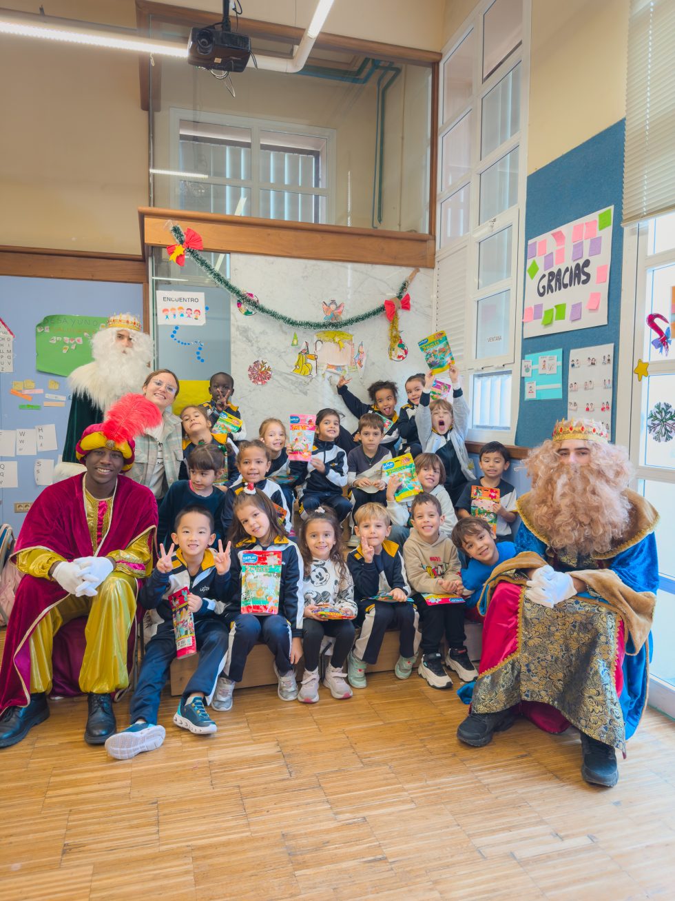 Visita de sus Majestades los Reyes Magos - Colegio La Salle San Ildefonso
